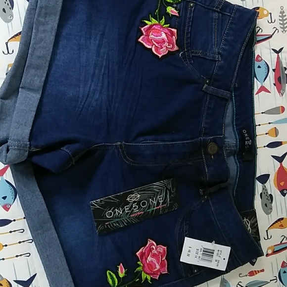one 5 one | Shorts | One 5 One 51 Floral Applique Jean Shorts Nwt 14 ...